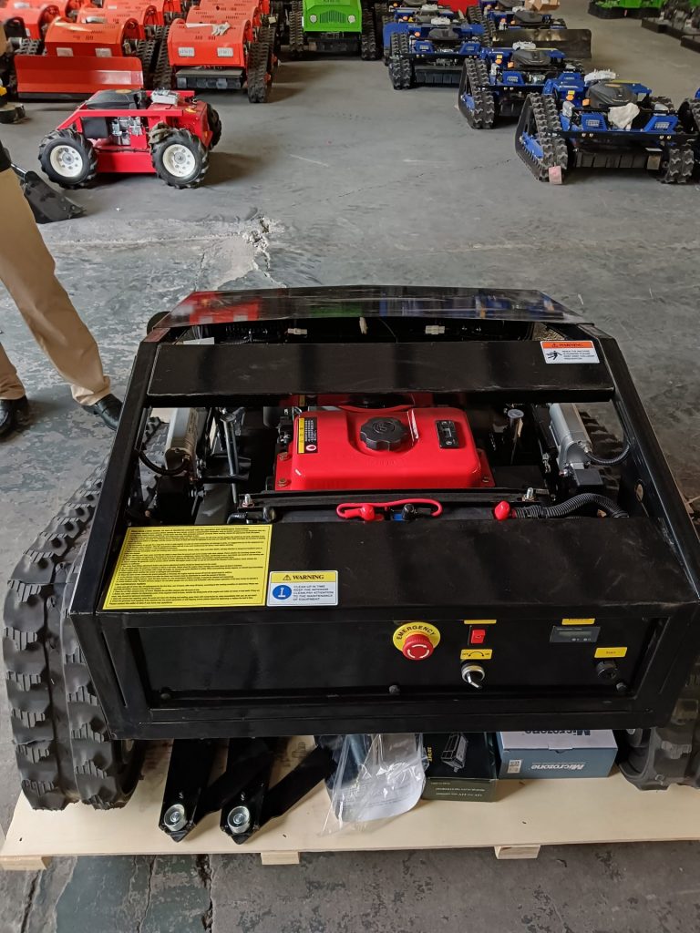 A remote controlled lawn mower from MAX is shipped to Austria